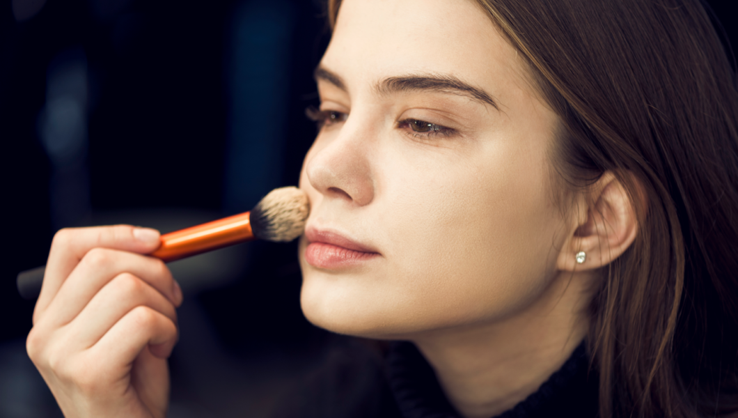 How to Apply Makeup Kits: A Comprehensive Guide to Becoming an Expert